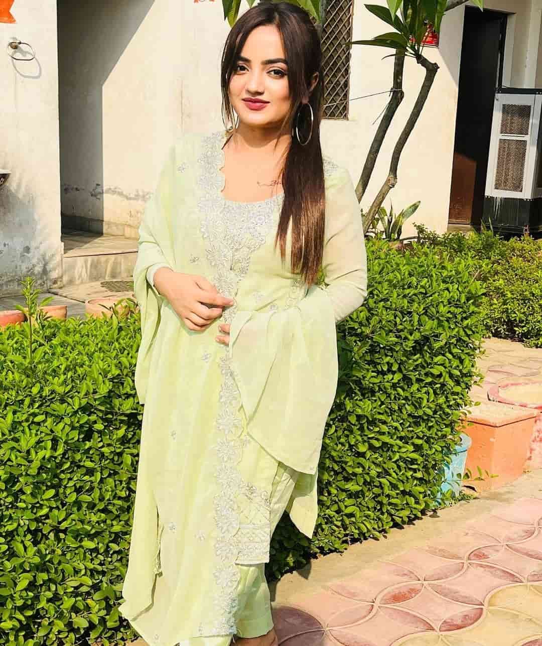 Simran Verma Net Worth, Family, Husband, Biography, and More